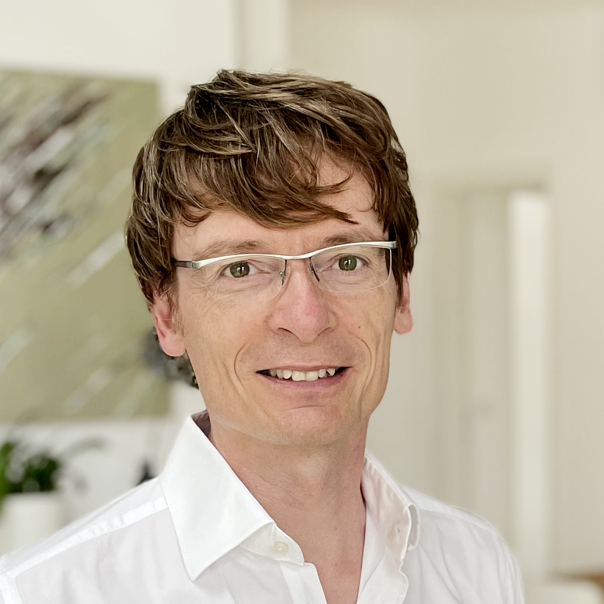 navel robotics - the social robot with artificial social intelligence